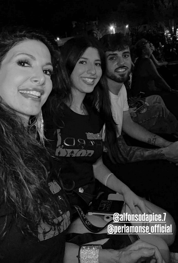 Maria Monsè e Perla Maria Paravia rivedono lui! | Angolo delle Notizie